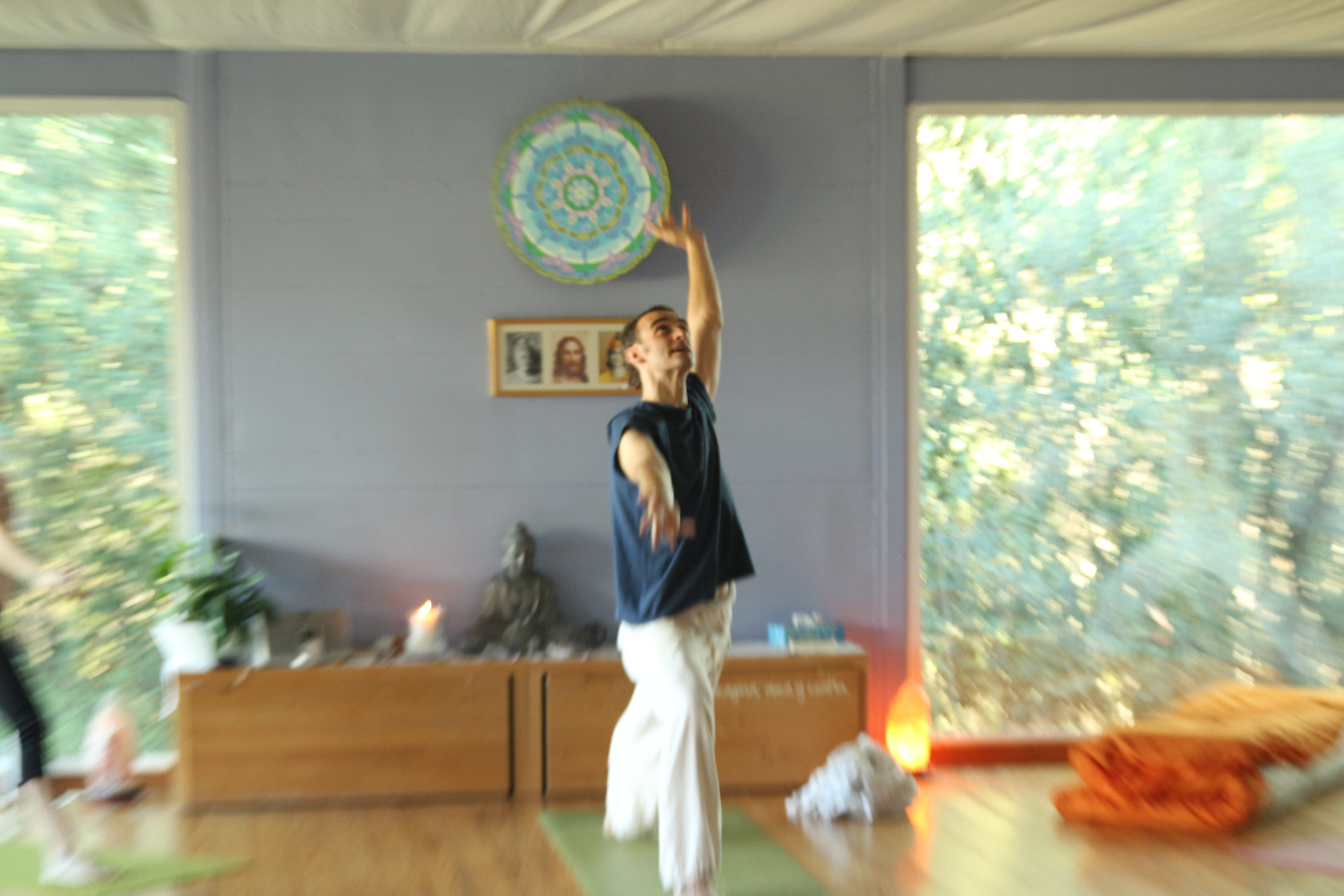 Karana, dansa d'asanes enllaçats, Hatha Yoga Nataraja